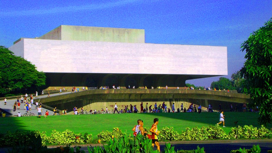 A Healthy Sunday Morning Lifestyle at CCP Complex | Freedom Wall